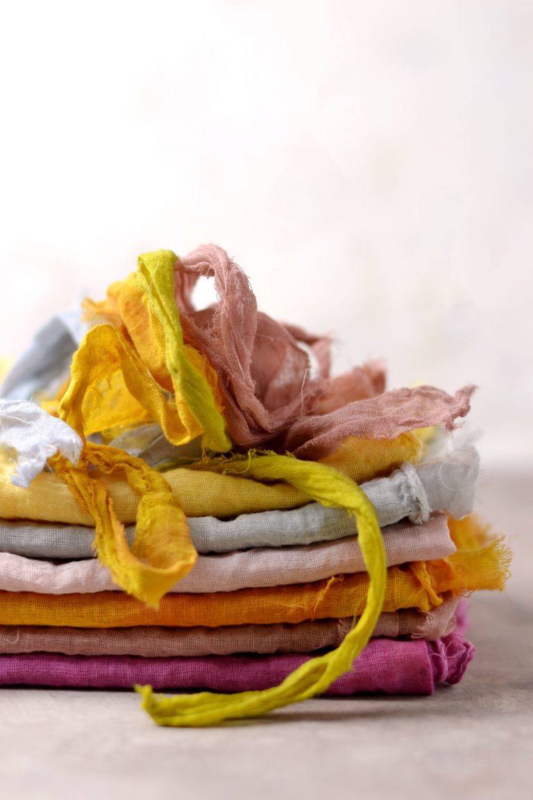 How to make natural dyes for fabric - a few beautiful and colorful ...